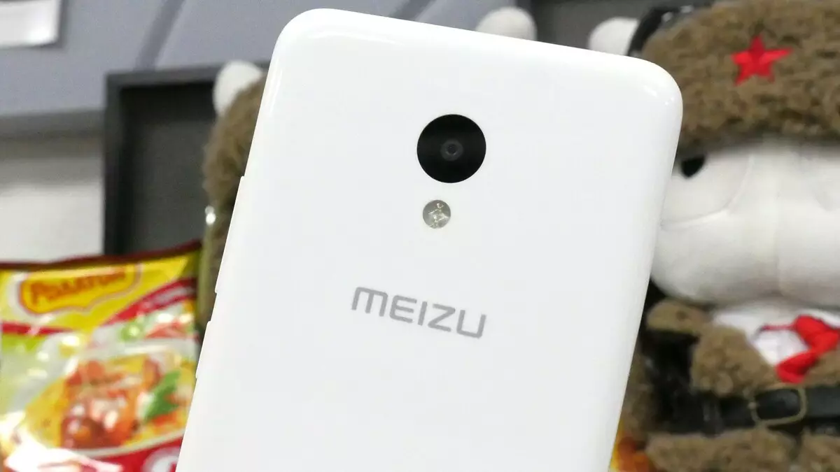 Meizu M5 ya nû ya erzan: Hûn hewce ne ku hûn bizanibin? 10112_0