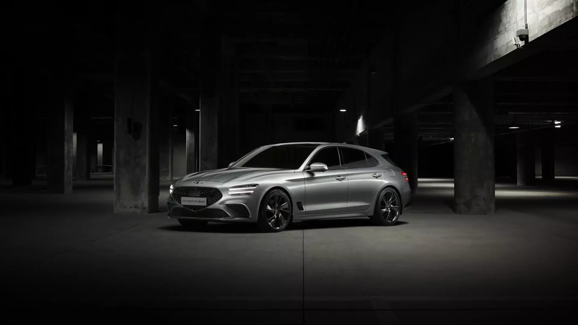 Photostost: ambitious universal Genesis G70 SHOOTING BRAKE