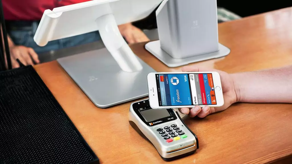 Apple-Pay-Clover