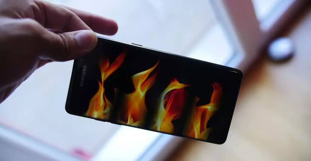 Samsung-Galaxy-Note-7-Recall-Free-Explosion-2