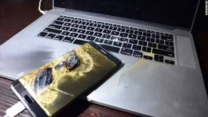 اپ ڈیٹ سیمسنگ کہکشاں نوٹ 7 نے آگ لگائی اور جلا دیا MacBook 10343_2