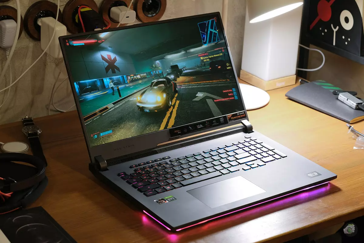 Asus rog strix g17 Laptop Overview toView G713QR 1034_8