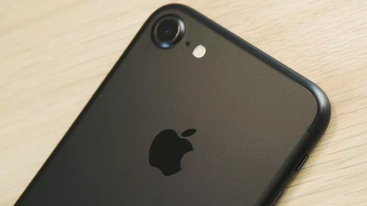 iPhone 7 phát nổ trong khi quay video và làm tổn thương chủ sở hữu 10378_0