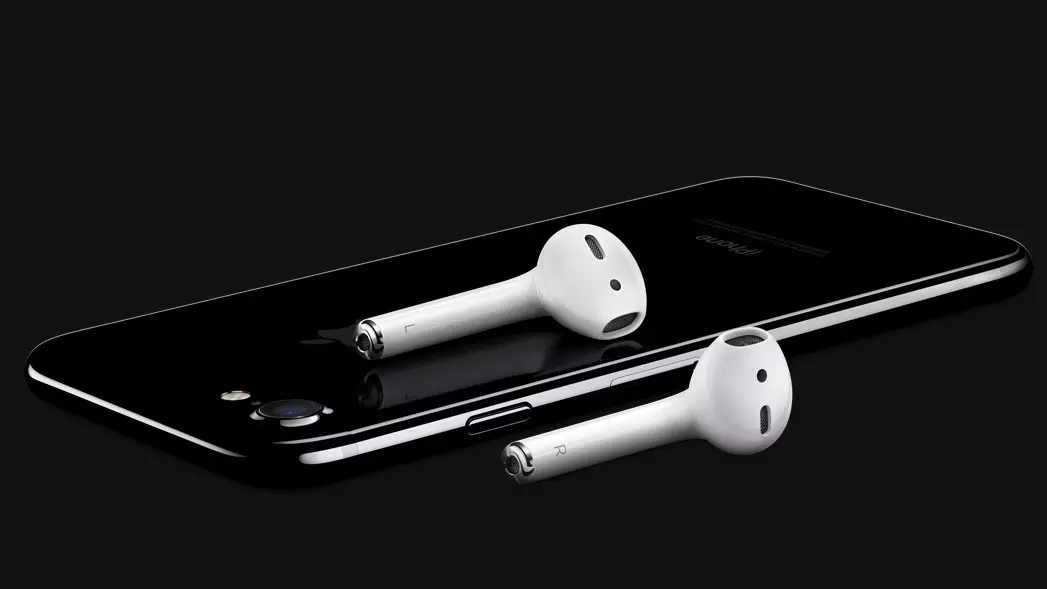 Headphone apa yang akan dimasukkan ke dalam kotak dengan iPhone 7 baru? 10592_0