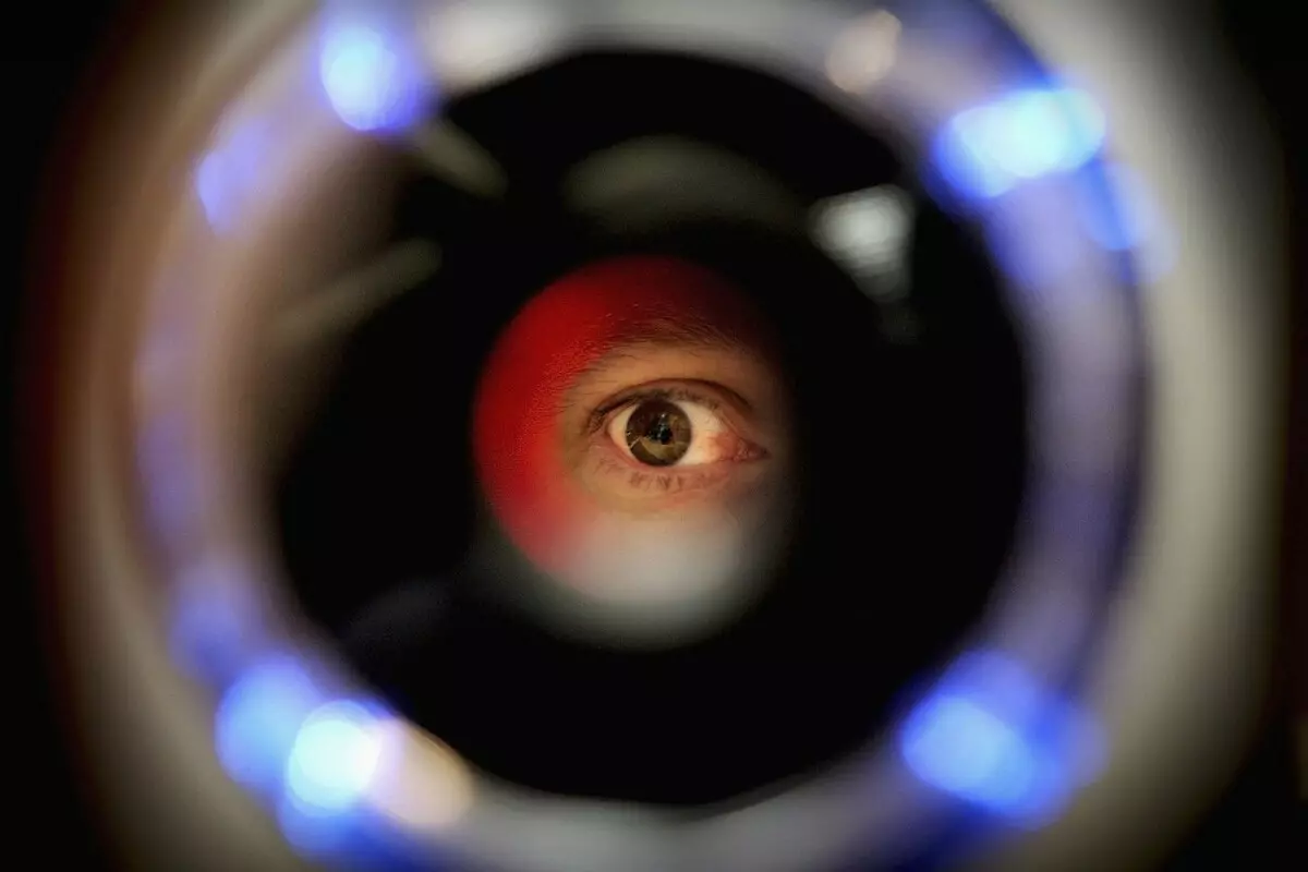 Cum se aranjează scanerul de ochi curcubeu în galaxia Samsung Nota 7 10828_0