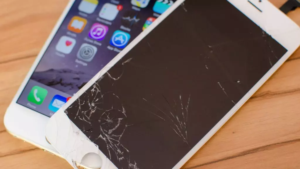 iPhone 6 Broken display.