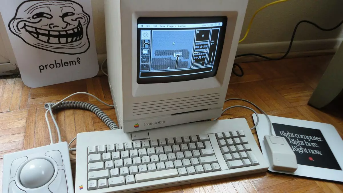 L'acheteur d'ordinateur Vintage d'Apple a découvert le premier jeu érotique. Alors c'était plus froid que VR-Porn maintenant 10937_0