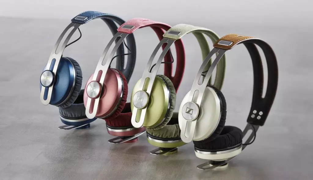 sennheiser_momentum_on-ear_headphones_feature。