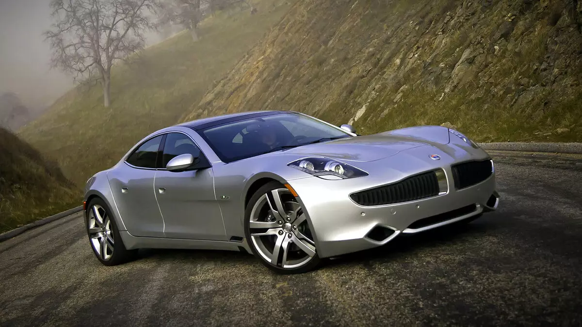 FISKER تىرىك ۋە ئايفوننى بورككوننى يىغىش بىلەن بىرلەشتۈرۈپ ماشىنىلارنى ئىشلەپچىقىرىدۇ