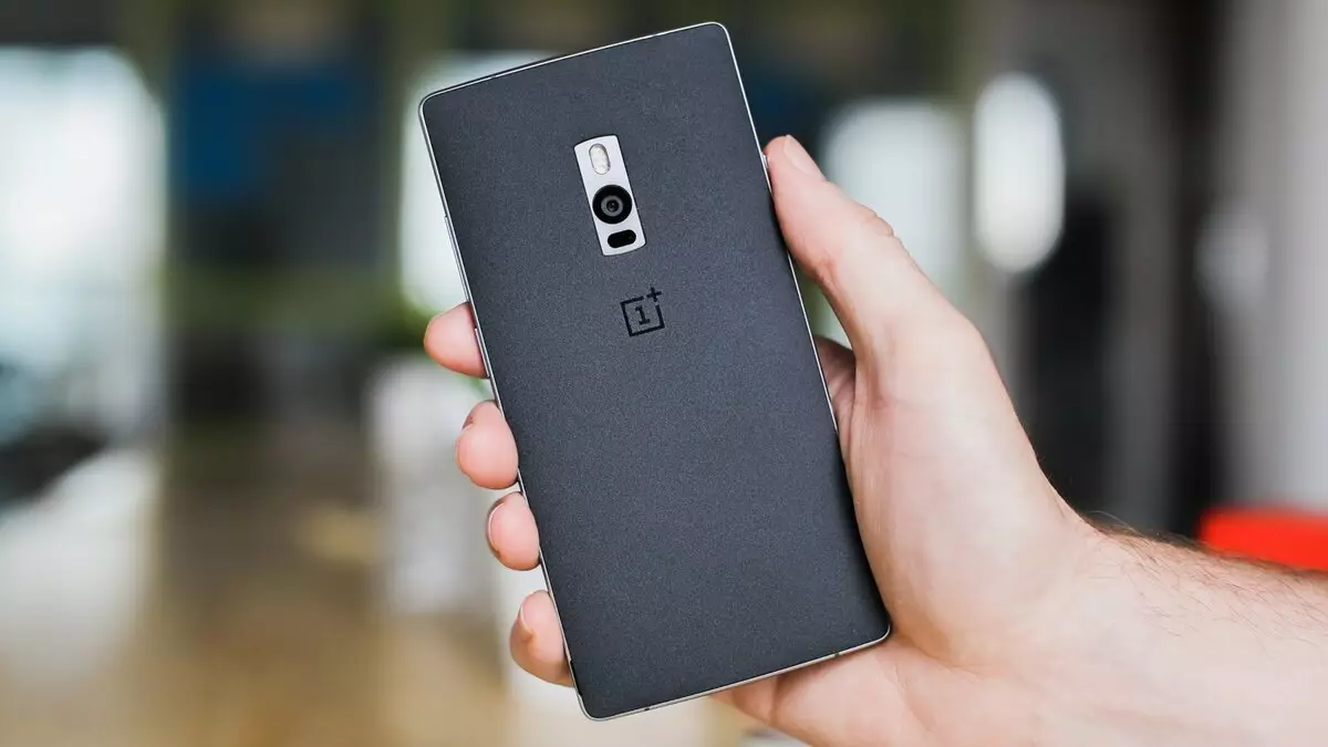 Oneplus 3 = 4 GB رام، ڈاؤن لوڈ، اتارنا کیمرے، پروسیسر اور قیمت. مستقبل کے پرچم بردار کی خصوصیات کے بارے میں ڈرین 11363_0