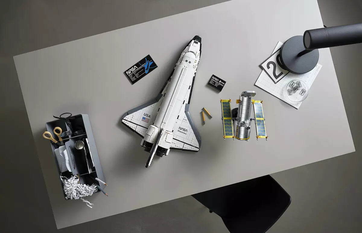 Lego NASA Space Shuttle Discovery 6