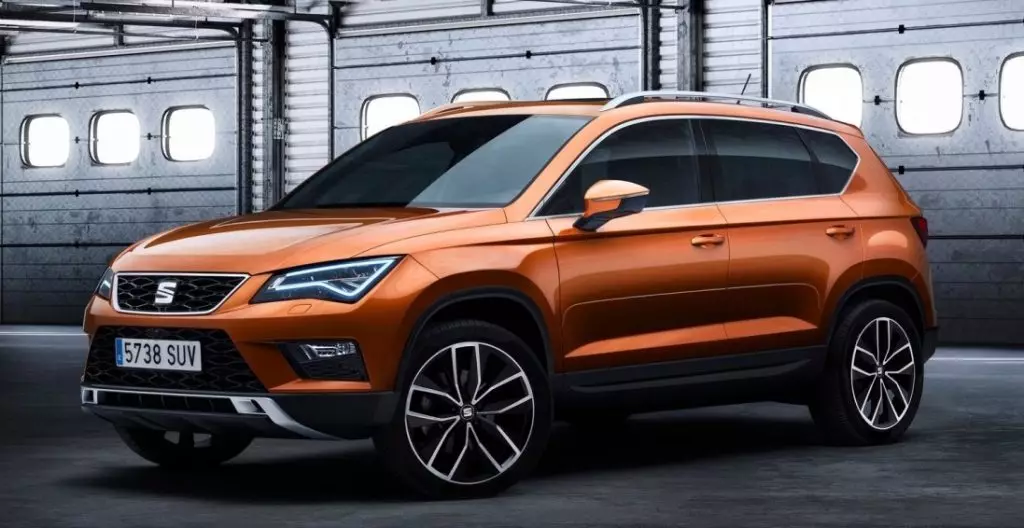 AVTOSALON_V_ZHENEVE_2016_SEAT_ATECA.