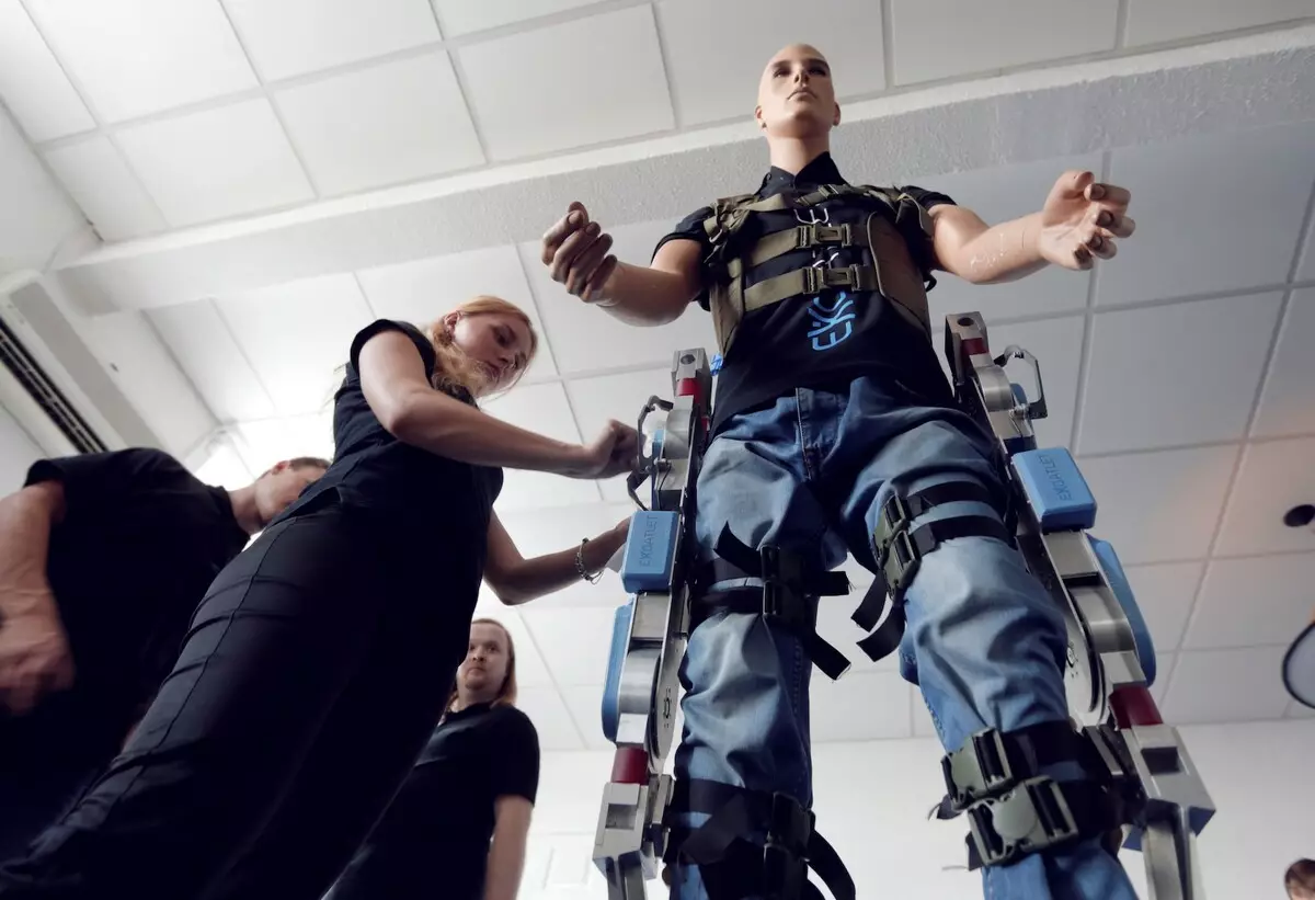 Оросын exoskekonon нь өвчтөнүүдэд туслах болно