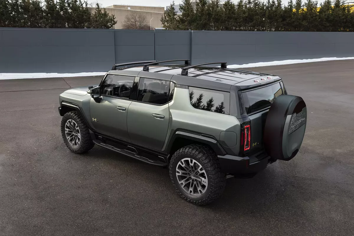 PhotoSost: SUV GMC Hummer EV SUVk alderantzizko kargatzea jasoko du 1175_7