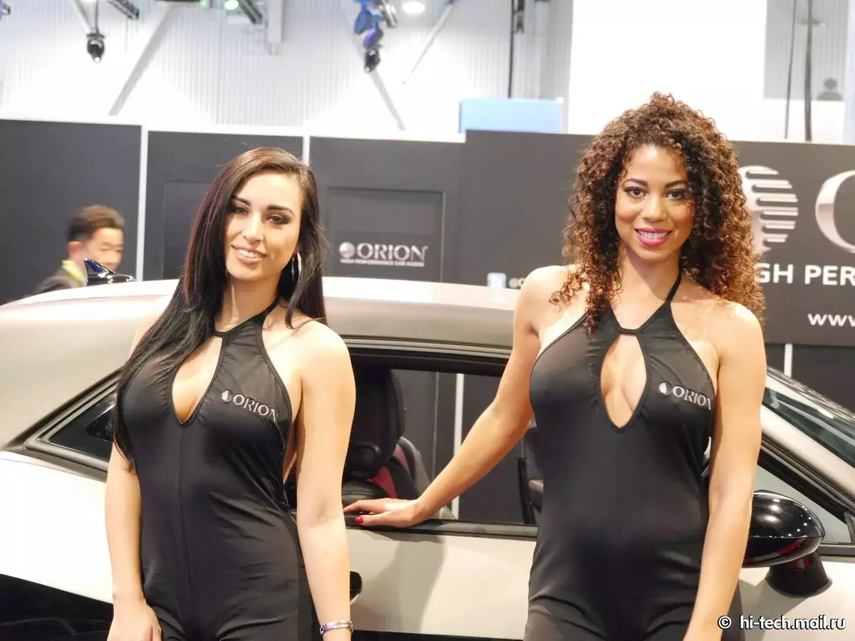 CES 2016: As mellores exposicións non son gadgets - nenas! 11946_12