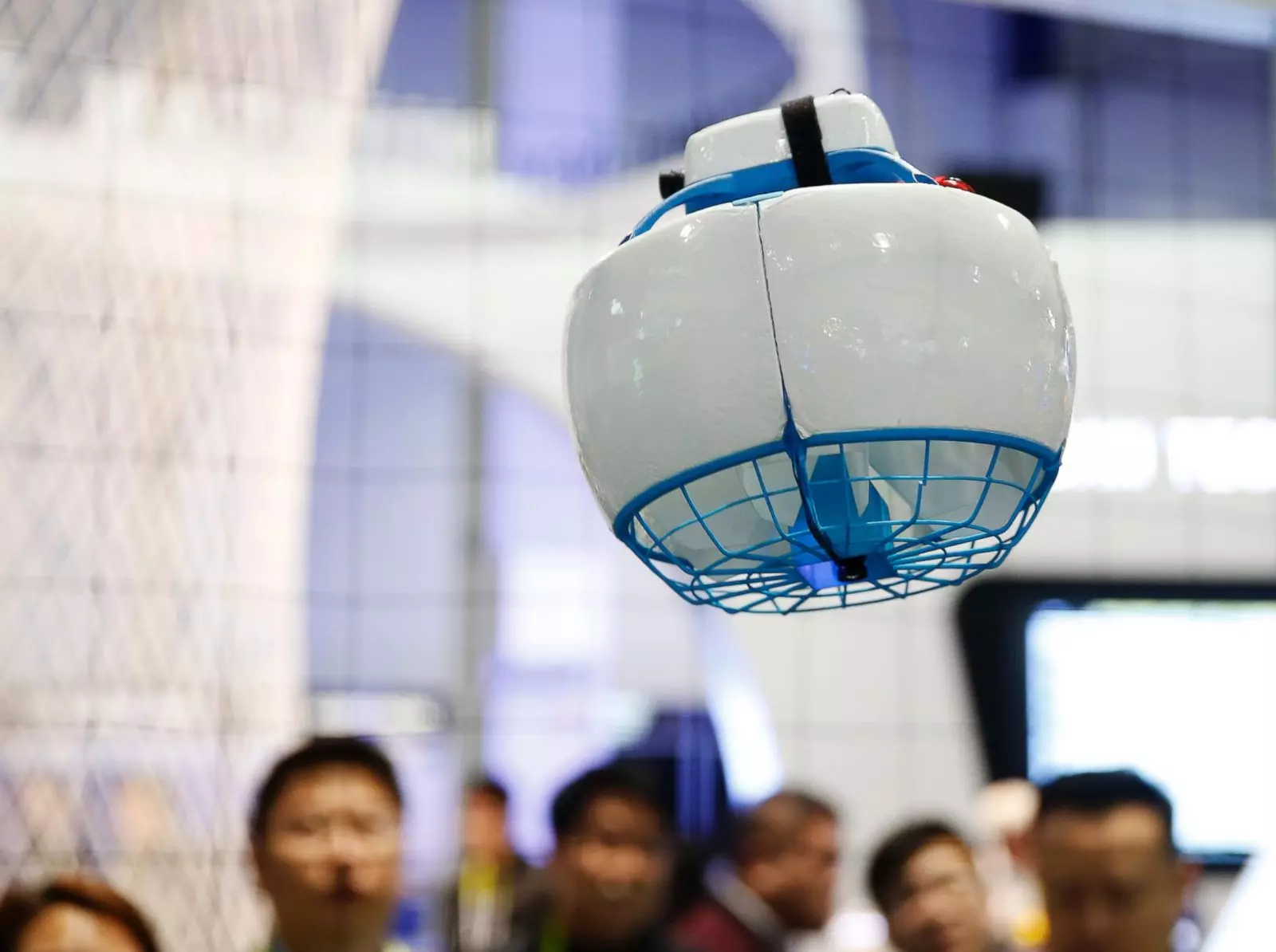 CES 2016: Flye - Dron, wat ni seng Schrauwen briechen an Iech Fangeren ofschneiden 11996_0