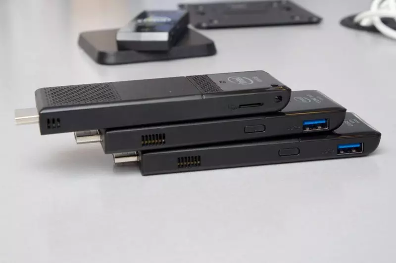 CES 2016: nova generacio de mini-komputiloj de Intel - Compute Stick-grandeco kun ekbrila disko 12004_2