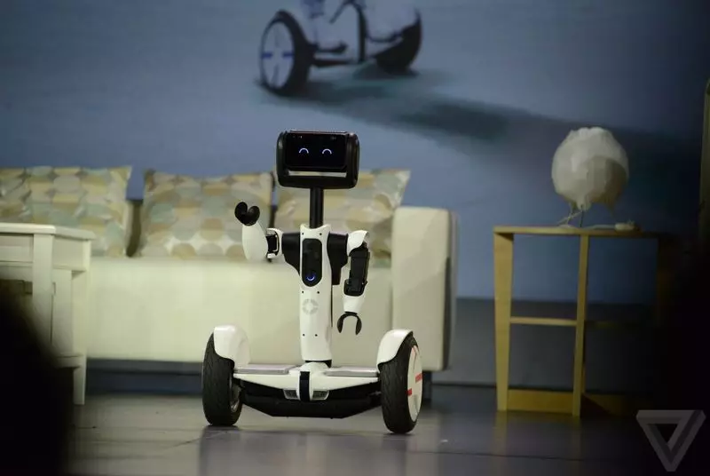 CES 2016: Robot Segeway 12020_2