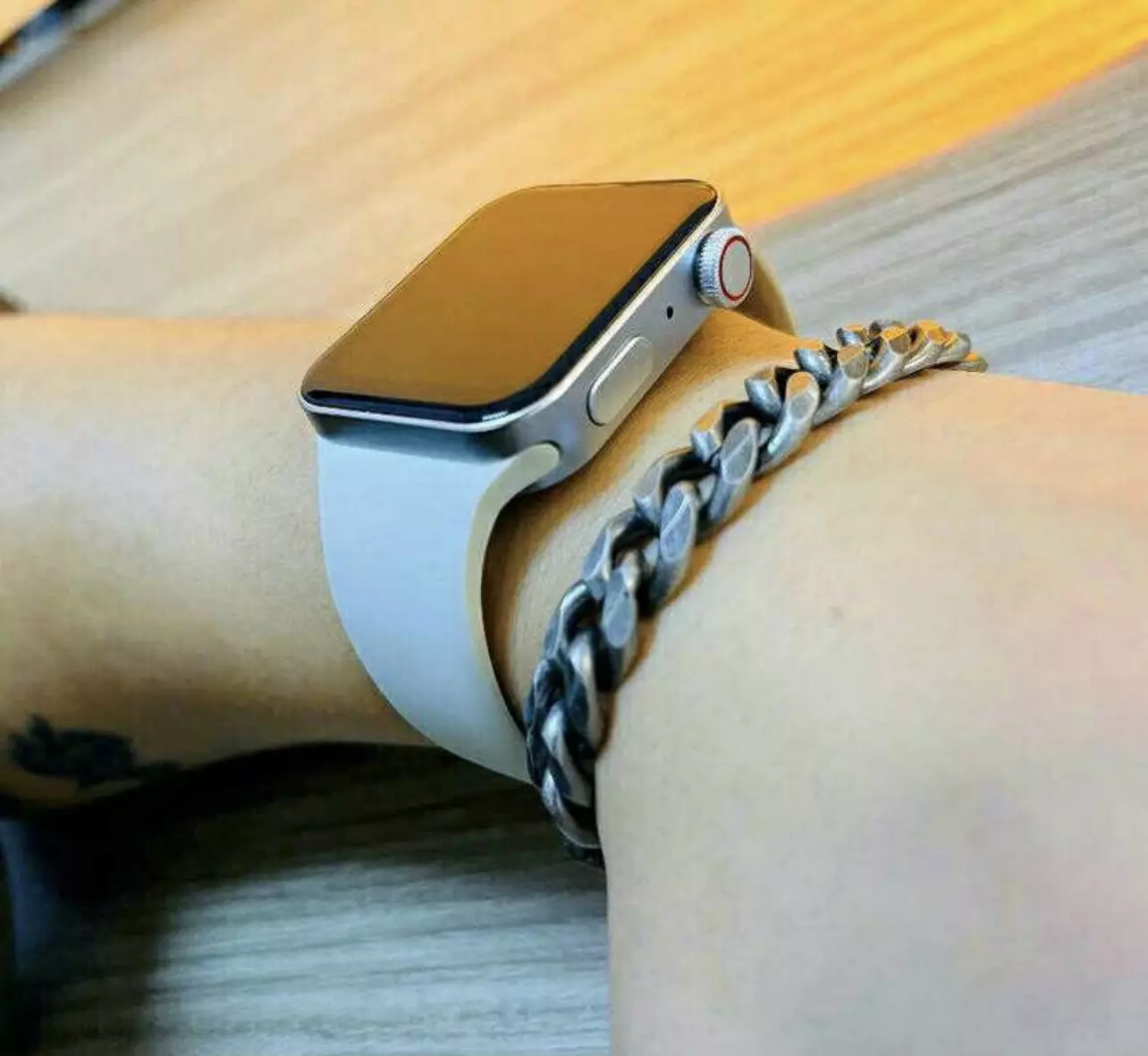 Klon Cina Apple Watch Series 7 sudah dijual 121_0