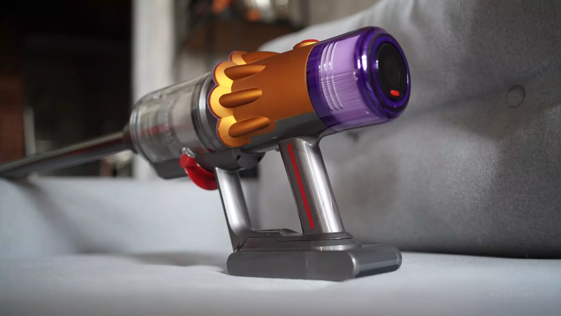 Review DYSON V12 Detect Slim: Powerful and Compact 131_1