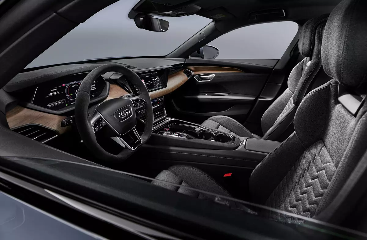 Racjonalne podejście: Audi wprowadził E-Tron GT Electric Sedan 1445_6