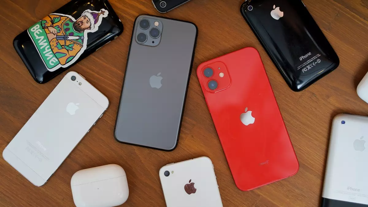 Fou sili atu nai lo le toeaina: faatusatusa iphone 12 ma iPhone 11 Pro