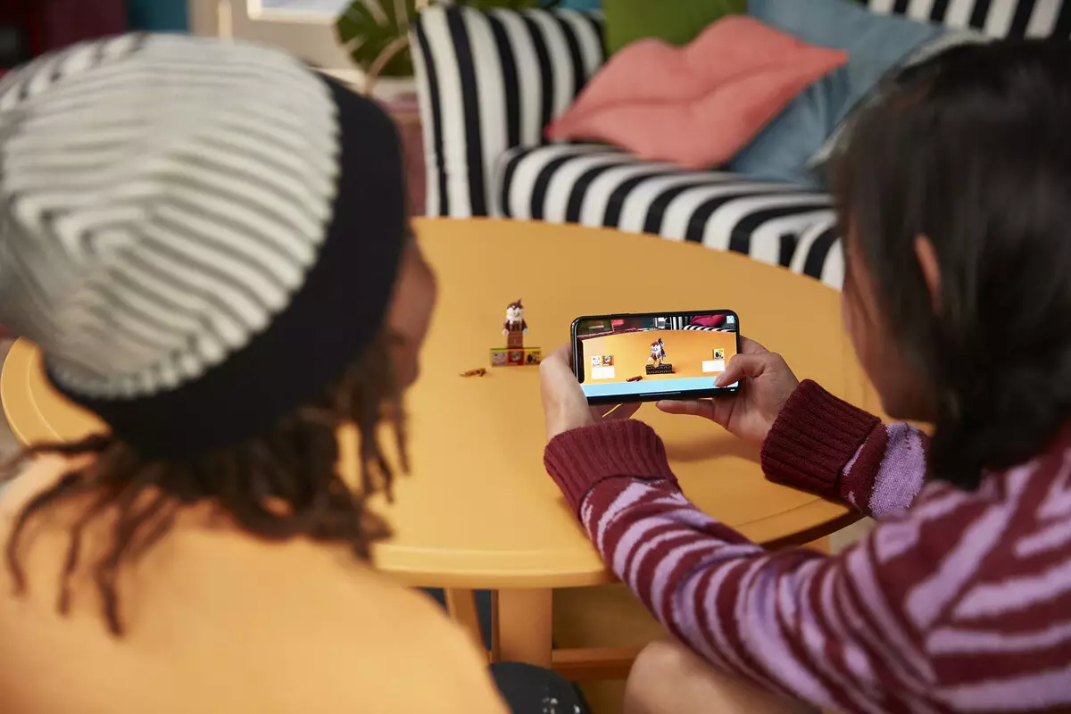 LEGO introduceerde een analoog tiktok met augmented reality voor kinderen 1609_1