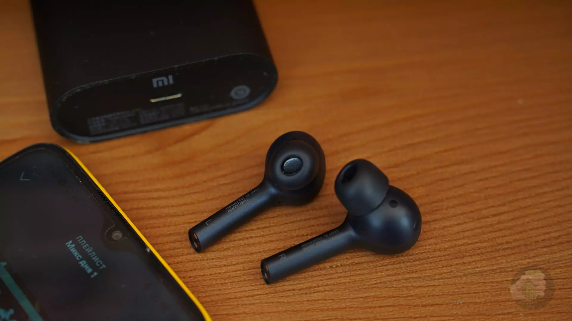 Tirrevedi TWS-headphones bi tnaqqis tal-ħsejjes Xiaomi miaomi mia 1621_11