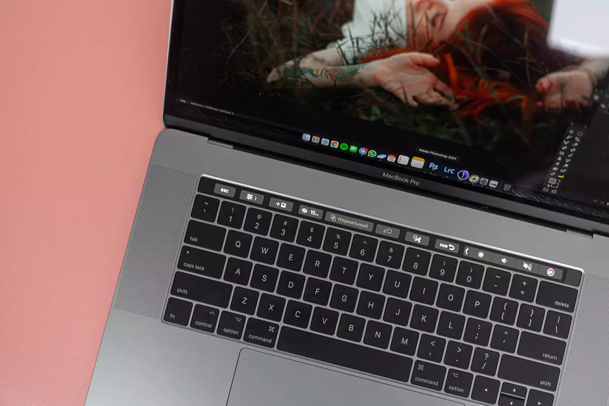 Macbook Probook Probook: даст, баргашта Магсафи Canonical Magsafe, бисёр портҳо ва тугмаҳо ба ҷои сатри ламсӣ 1676_2