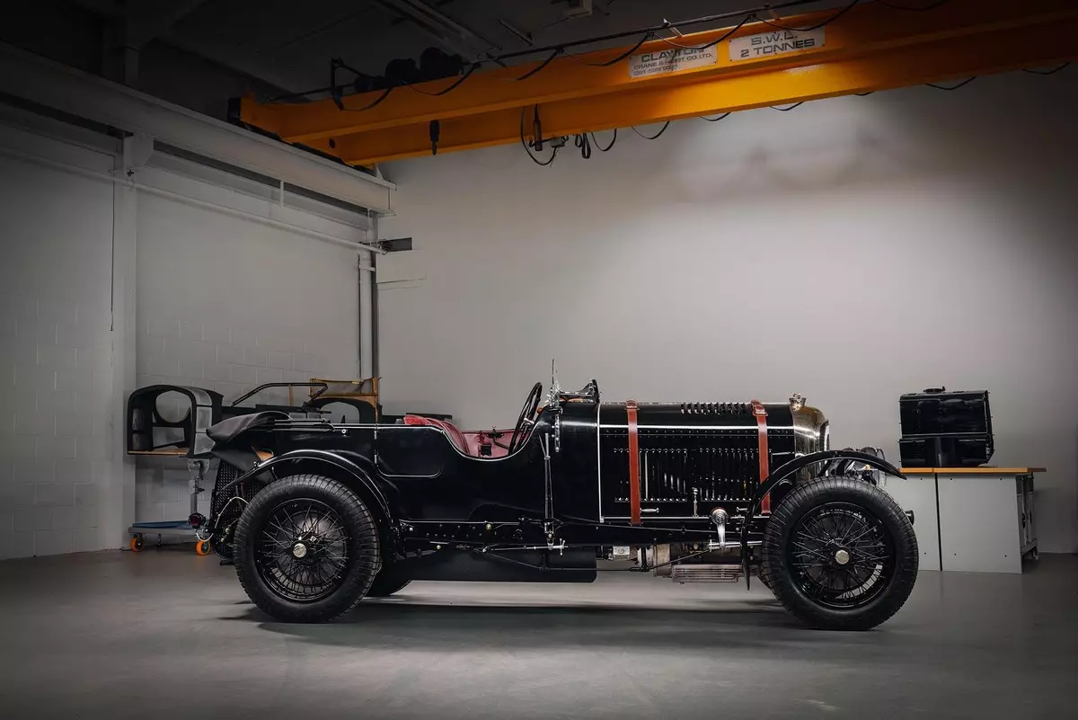 Photosost: - 90 yaşlı idman avtomobil dəqiq replica Bentley yeni maşın təqdim 1884_4