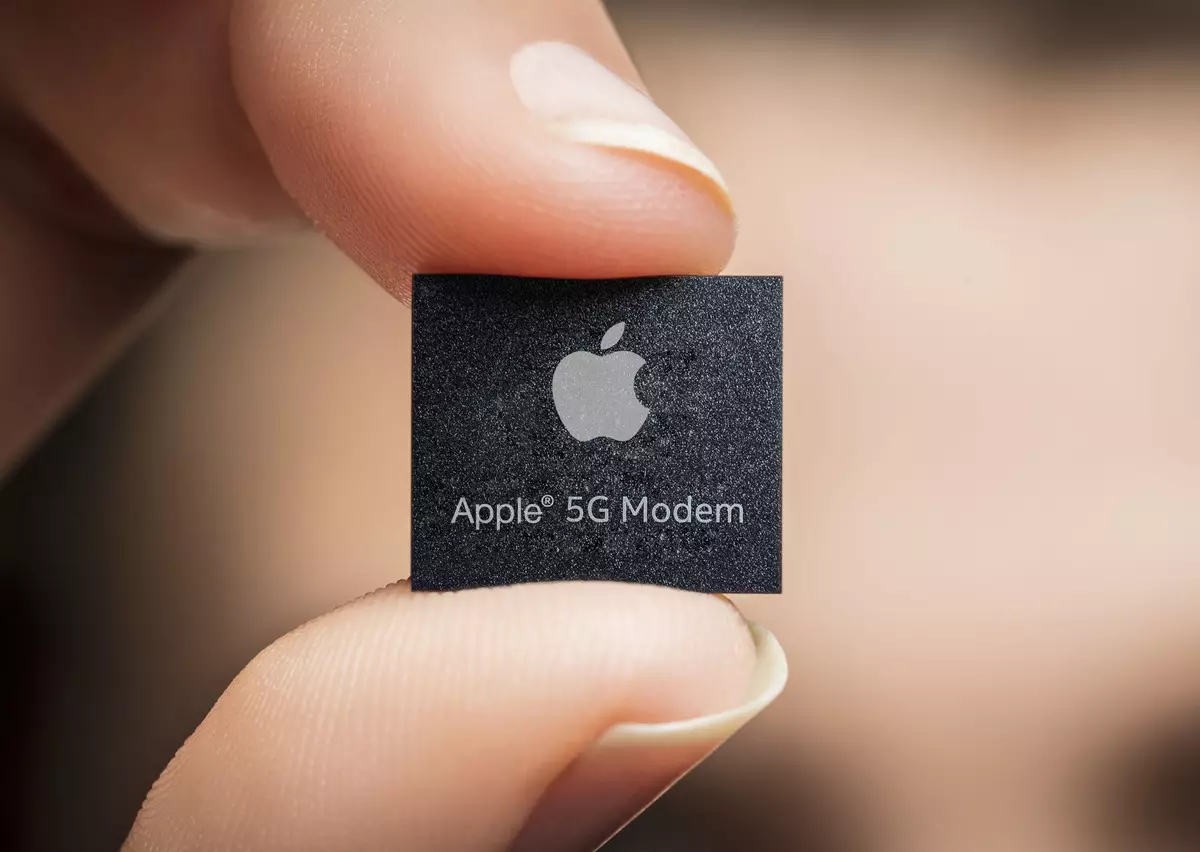 Bloomberg: Dechreuodd Apple ddatblygu ei modem cell gyntaf 1889_0