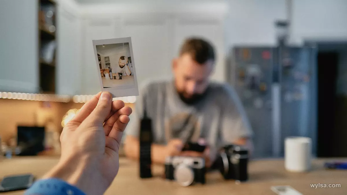 D'Zich vum Dag: Instasax Mini 40, revolid de Polaroid 189_23