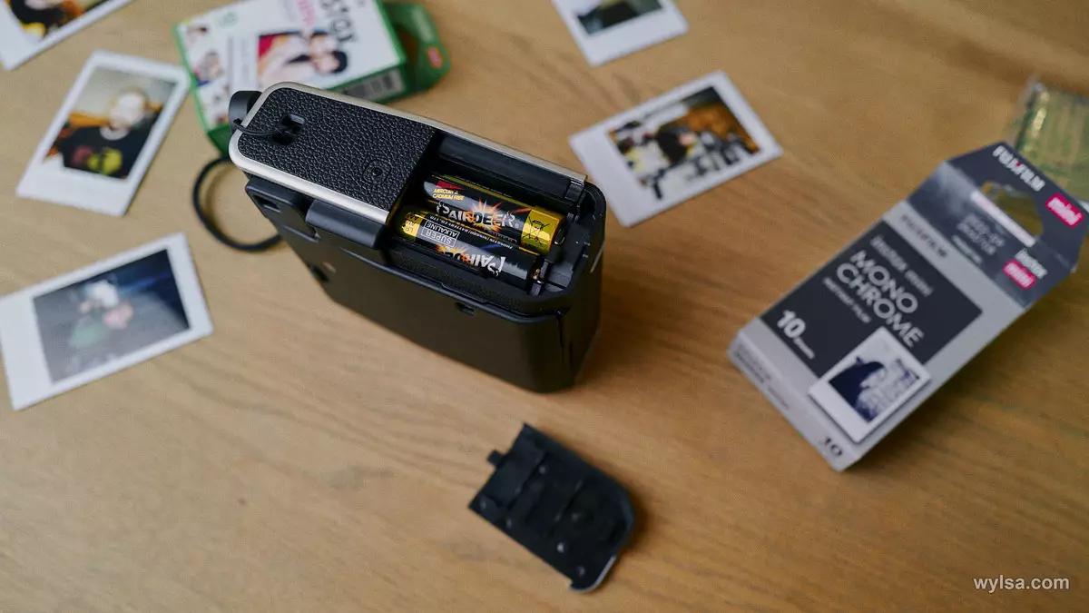 Thoughiness de la journée: Instaxe Mini 40, Reviving Polaroid 189_3