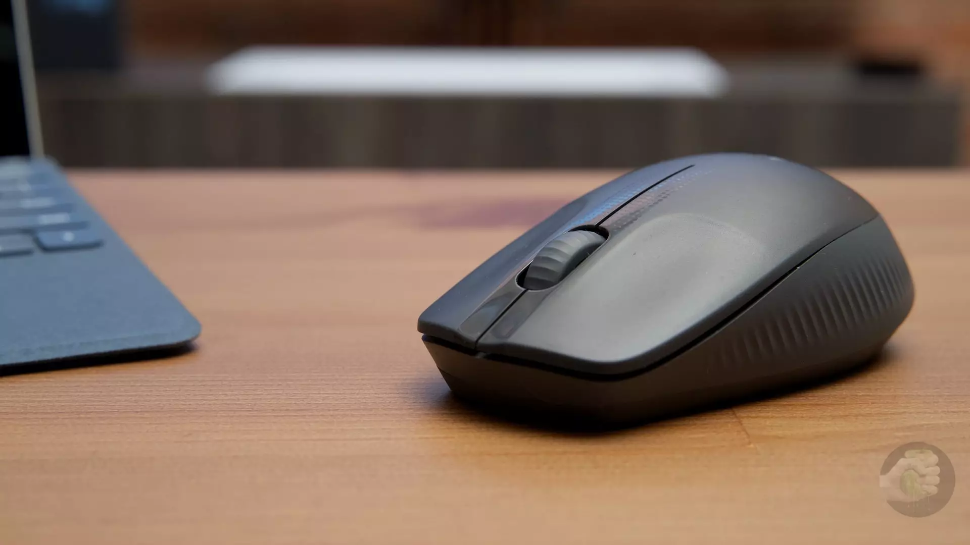 Logitech M190 Ħarsa ġenerali: Minimalista Mouse 1977_1