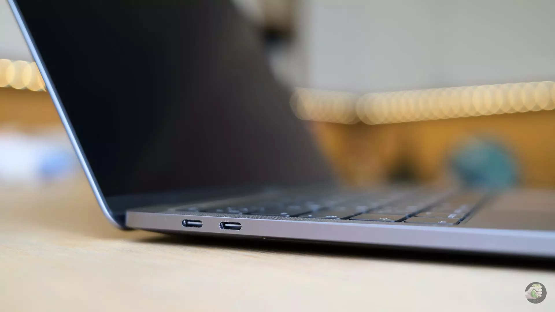 Hledáme rozdíly mezi verzemi ramene MacBooku Pro 13 z MacBooku Air 2084_7