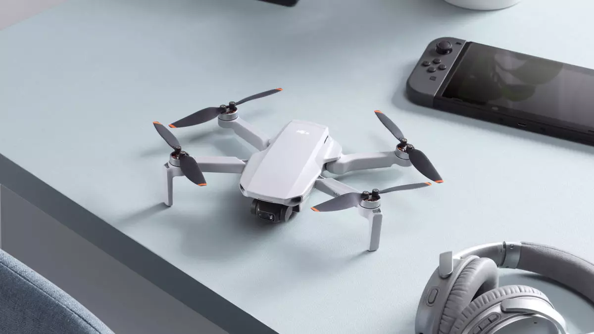 DJI прадставіла кампактны робат Mini 2 2126_1