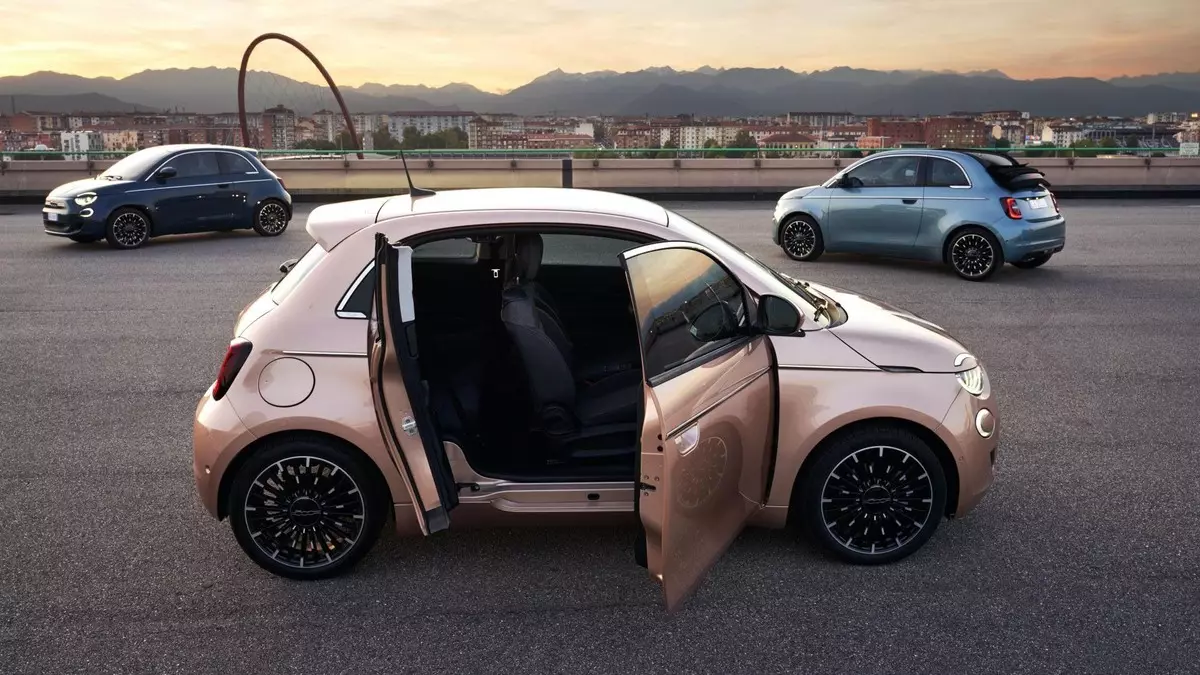 Presents Fiat 500 3 + 1: disseny asimètric amb una porta extra per als passatgers