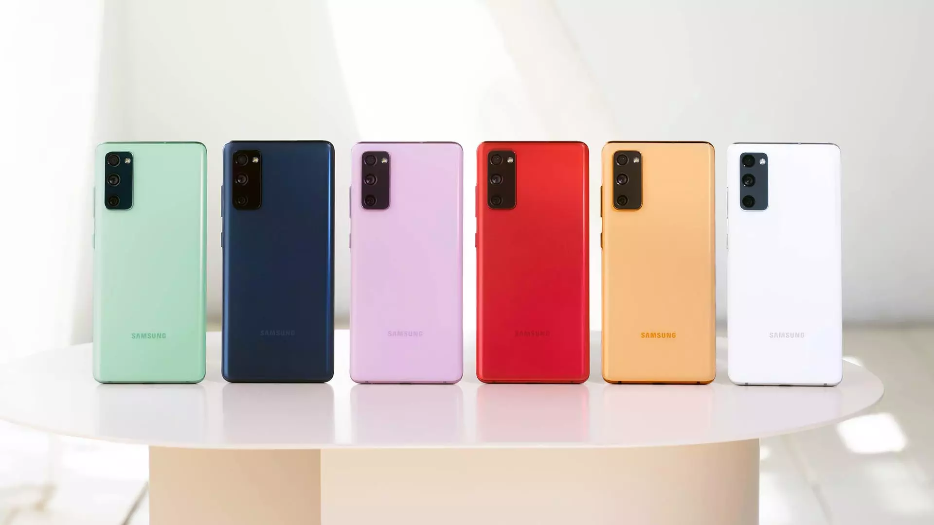 Samsung прадставіла Galaxy S20 FE 2331_0