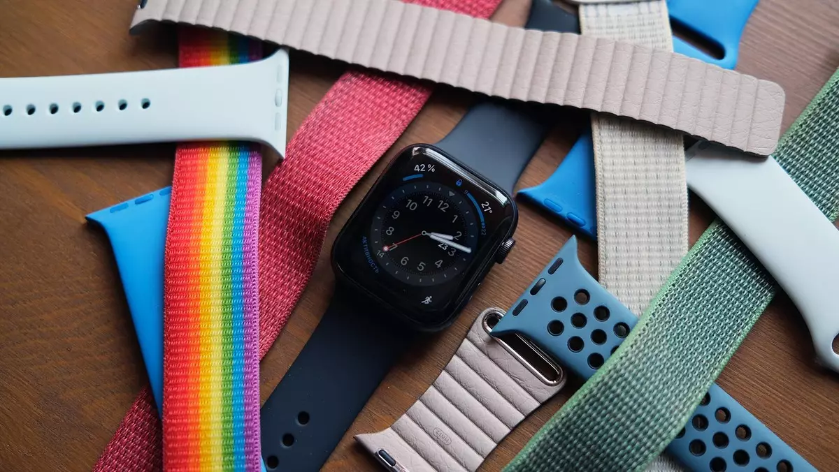 Maalmaha ugu horreeya ee taxanaha Apple Watch taxanaha 6