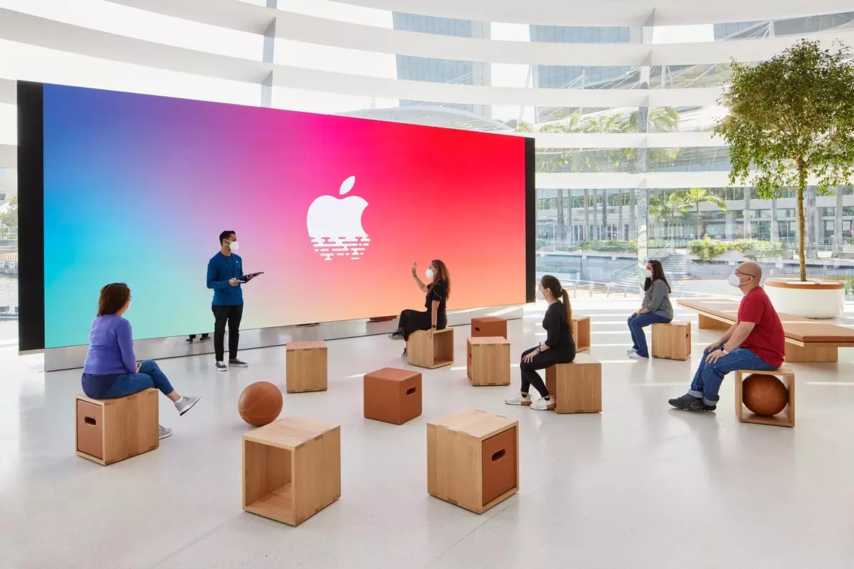 La plej ambicia Apple Store en la mondo malfermos en Singapuro la 10an de septembro 2438_5