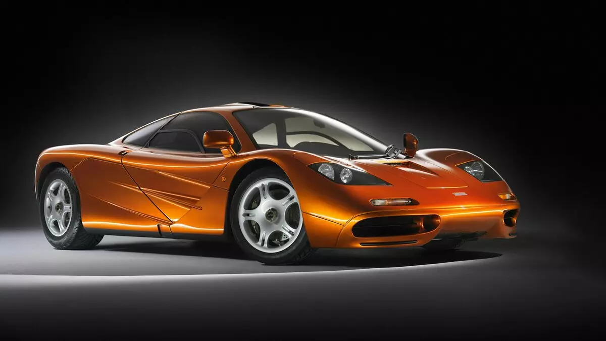 Gma T.50 Hypercar estas montrita. Ĉi tiu estas la posteulo de la legenda McLaren F1 kun potenco stirrado 2641_1