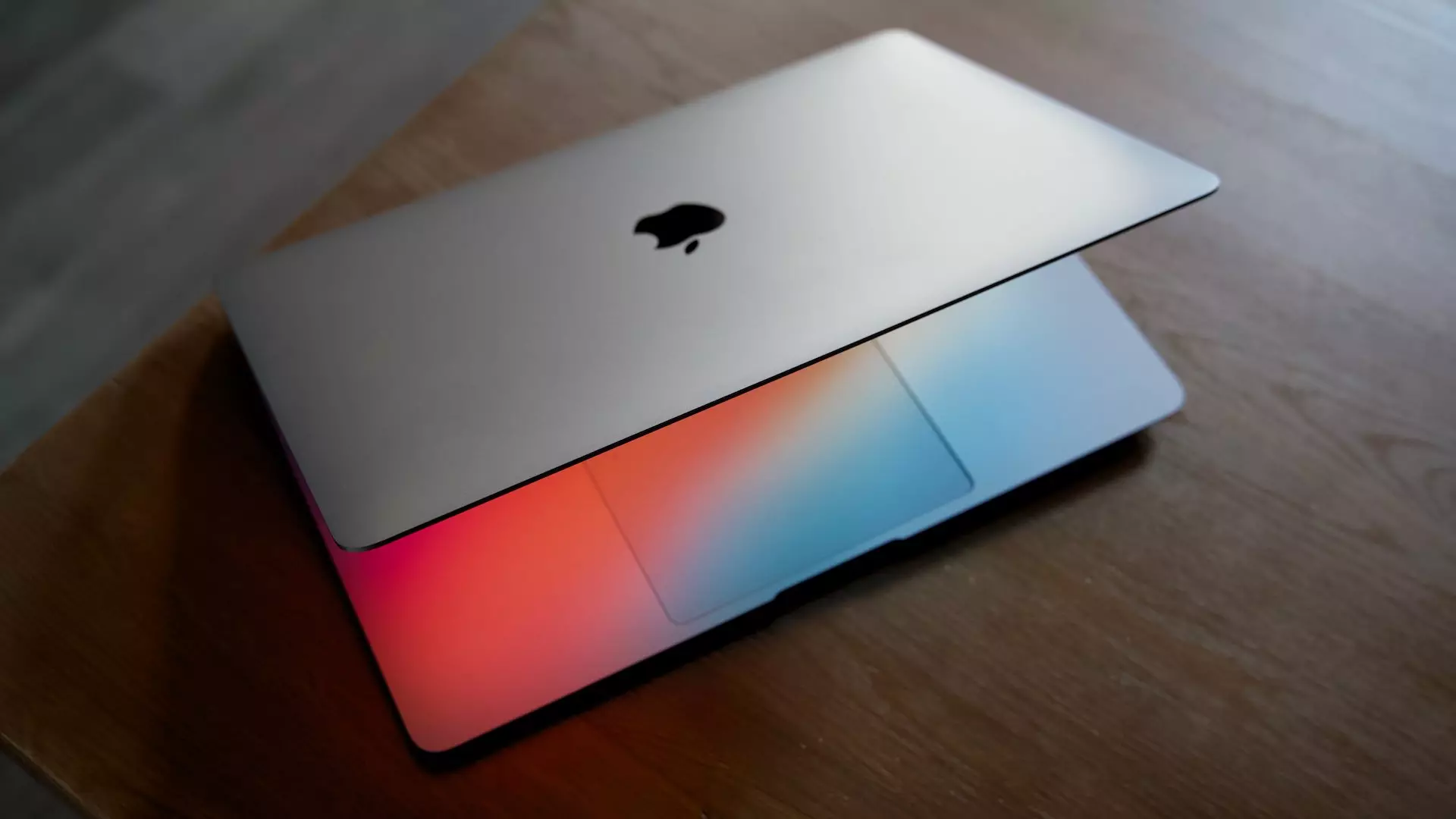 MacBook omanikud M1 kurdavad krakkimise ekraanid