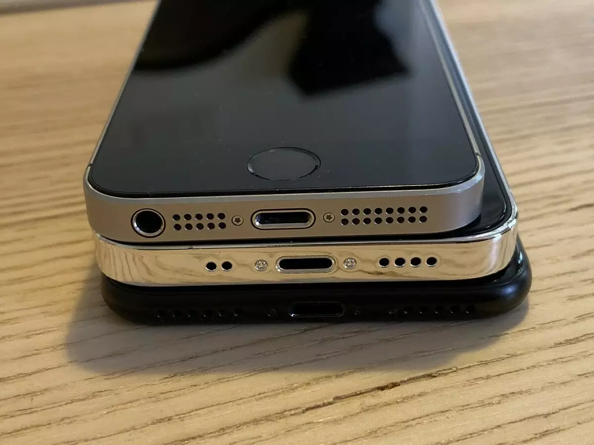 İPhone 12 düzeni SE ve 7 ile karşılaştırıldı - beden hayran! 2834_2