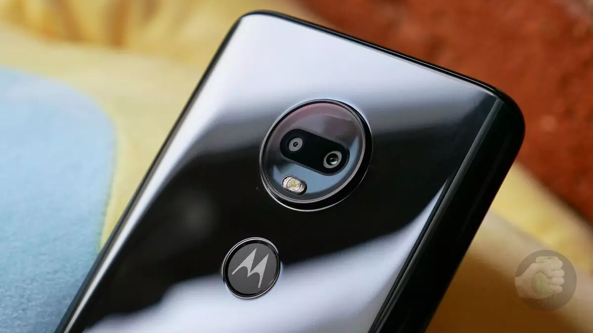 ခြုံငုံသုံးသပ်ချက် Motorola Moto G8: ချယ်ရီမဟုတ် 