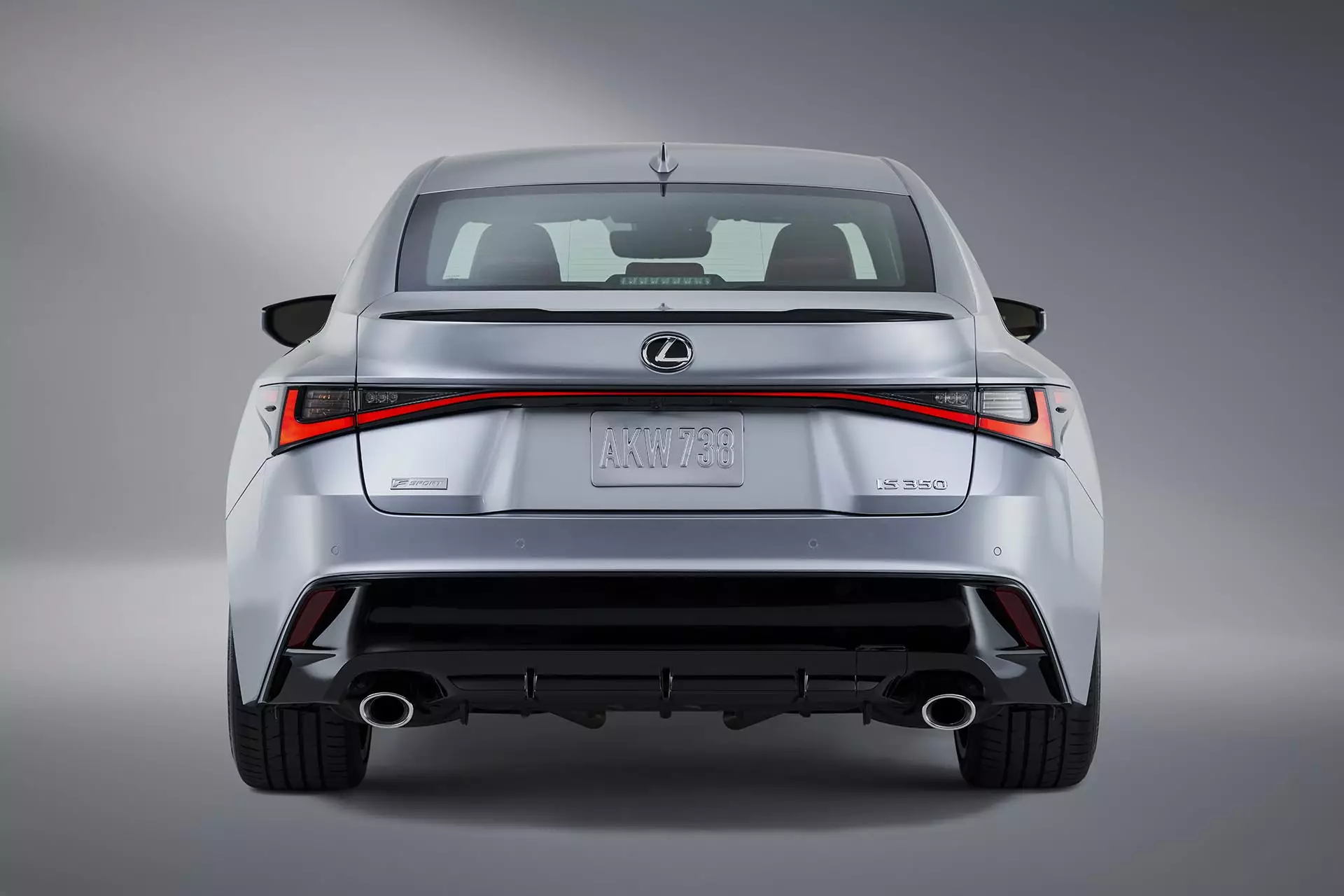 Is é atá i gceist le Lexus ná sedan stylish le salon as dáta 2902_2