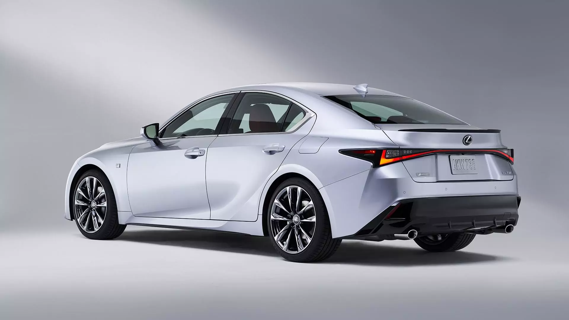 Is é atá i gceist le Lexus ná sedan stylish le salon as dáta 2902_6