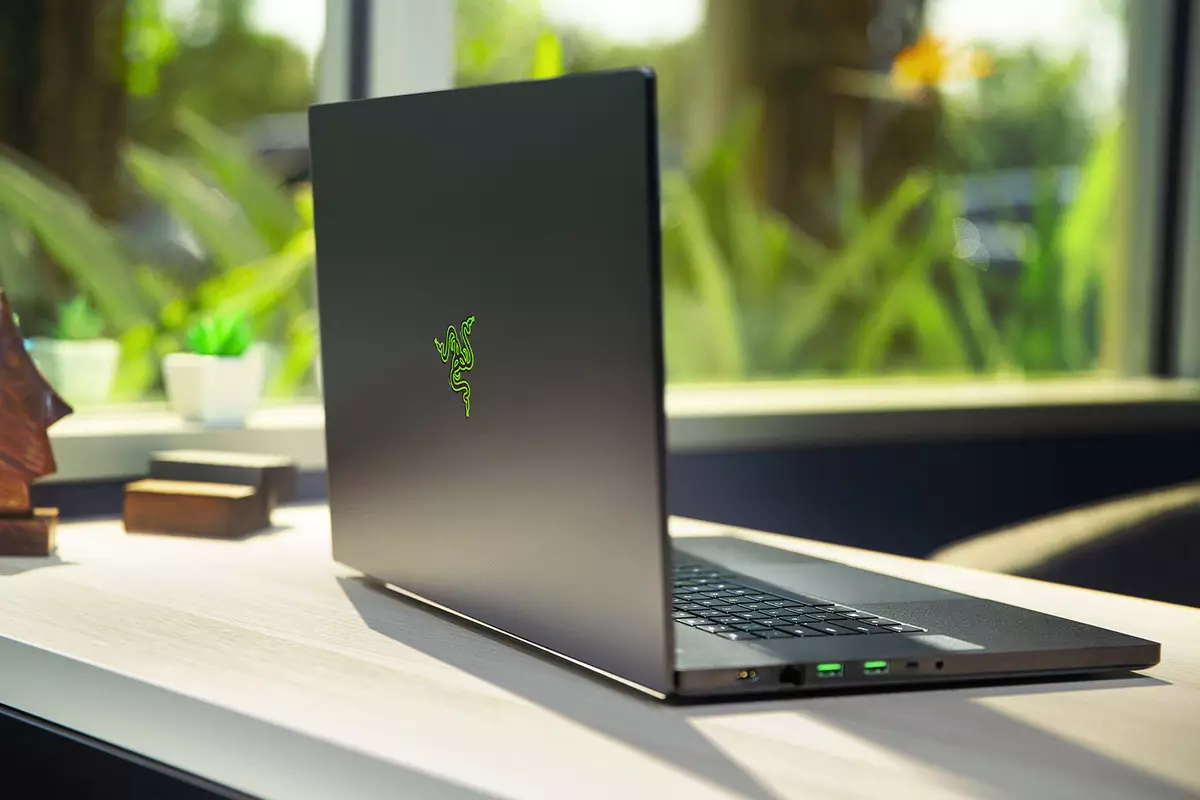 Razer გააცნო Blade Pro 17: ჩვენება 300 Hz და Intel Core მე -10 თაობის 3043_1