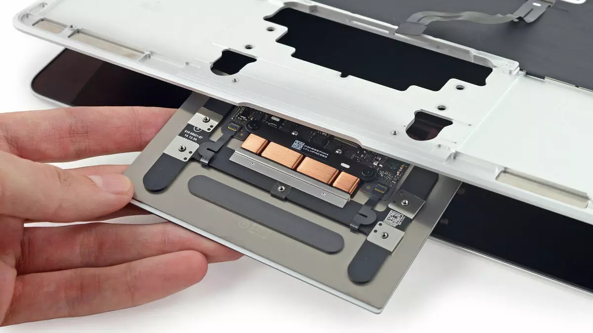 Ifixit manam-pahaizana dia nilaza ny fomba nandaminana ny Trekpad ao amin'ny keyboard majika ho an'ny iPad Pro 3109_2