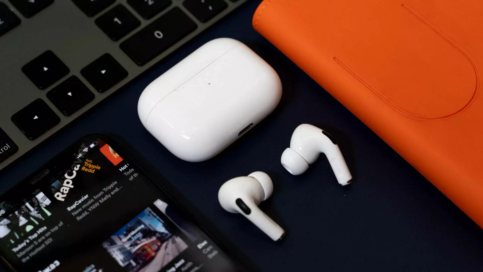 Apple-k 2D15 eguneratze bat kaleratu du AirPods Pro-rako