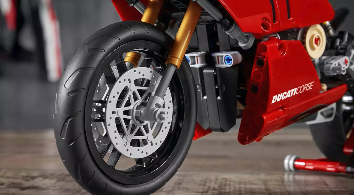 LEGO Ducati5.